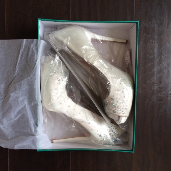 Lauren Lorraine | Shoes | Nib Lauren Lorraine Eden Peep Toe Pump | Poshmark
